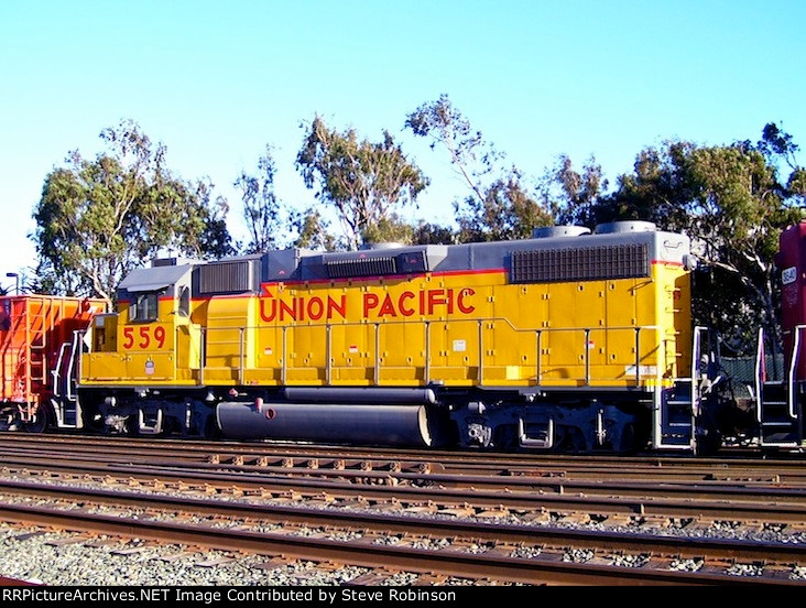 UP 559 Awaiting Call